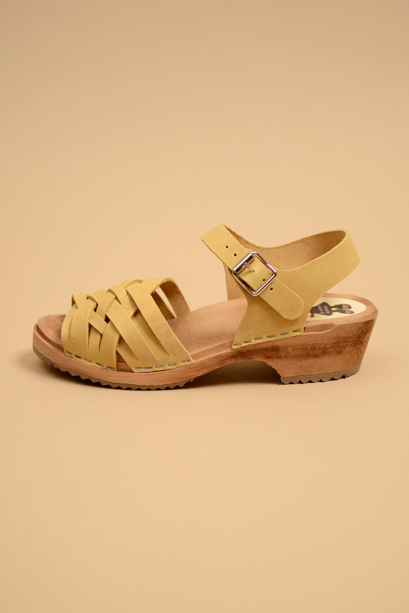 Sandales Basses - Nubuck Yellow – Les sabots de Marie
